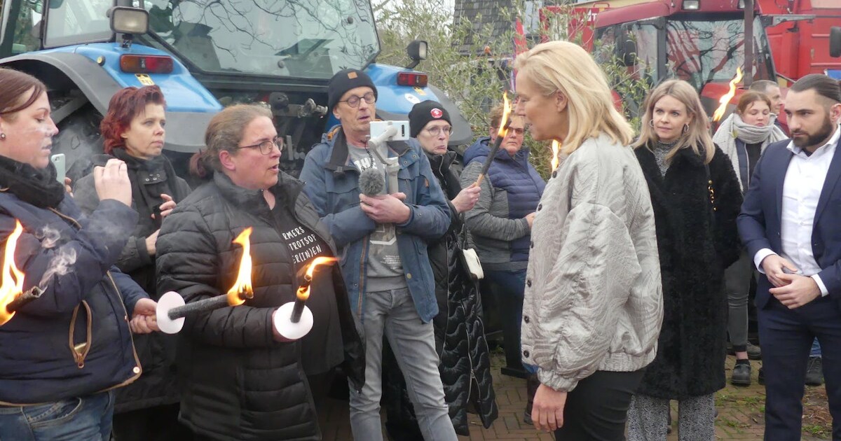 Minister Kaag na fakkelprotest: ‘Ik laat me niet intimideren of ...