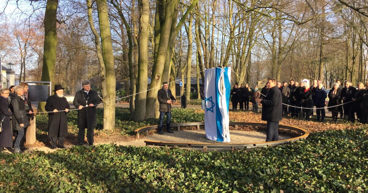 Video | Monument Sarah in Putten onthuld | Veluwe | De Stentor.nl