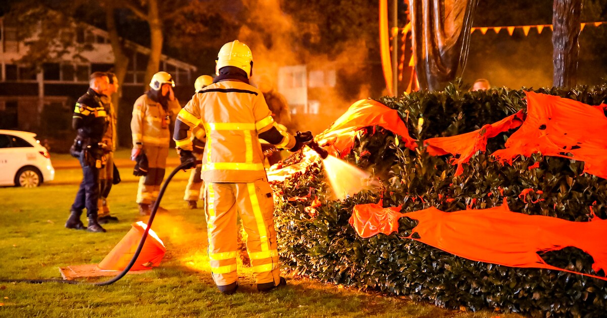 Feestversiering bekende ‘Oranjerotonde’ Apeldoorn gaat al snel in rook ...