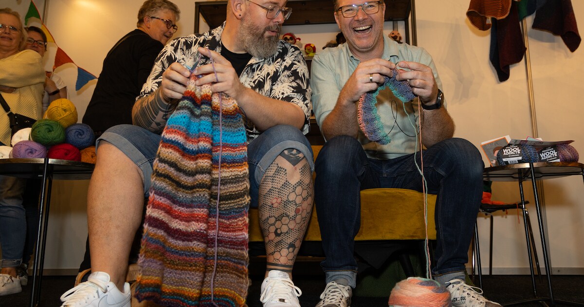 Bollen wol, aquarellen en motoren: creabeurs en oldtimermarkt zijn ...
