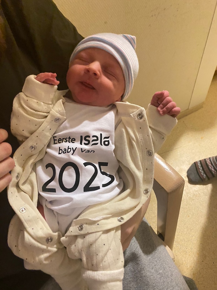 Dit is de eerste baby van 2025 in onze regio: ‘Ze zou pas 11 januari komen!’ | Zwolle | destentor.nl