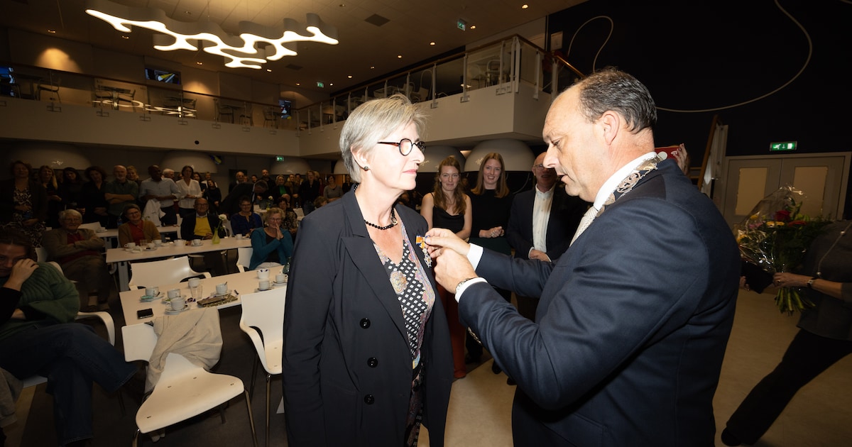 Zwolse kinderarts Loes Veenhuizen krijgt koninklijke onderscheiding ...