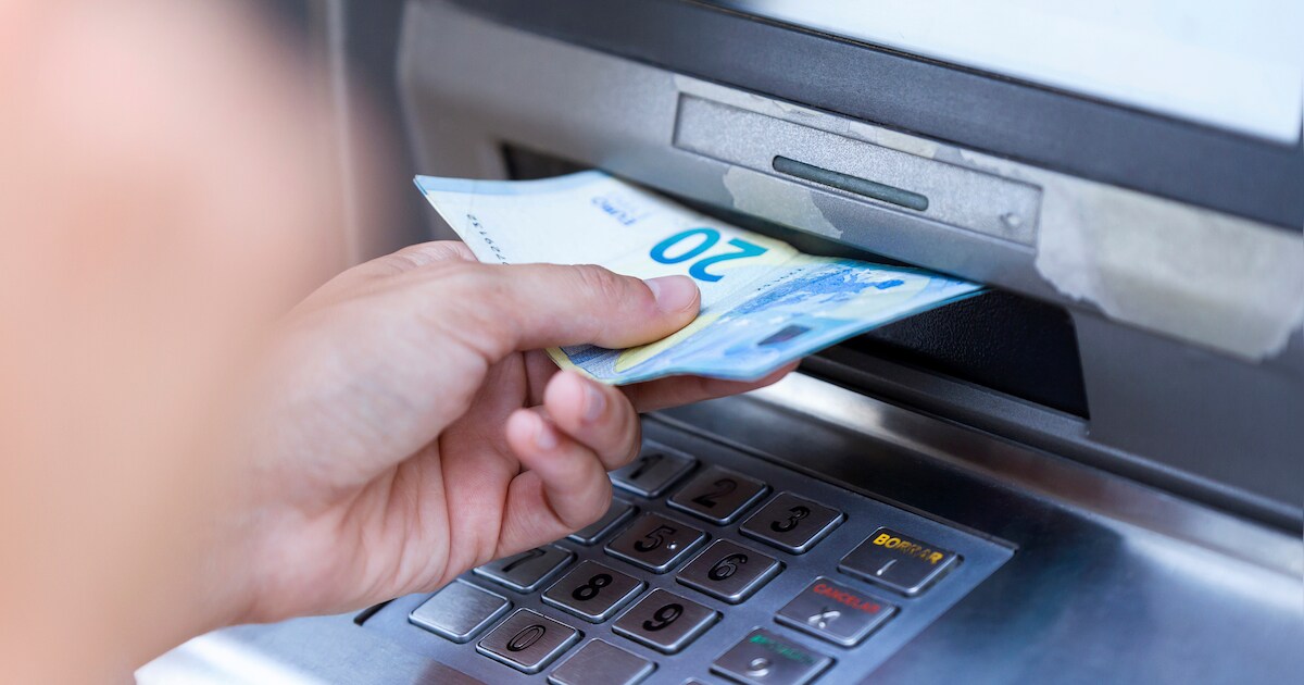 Loopjongens van oplichters hebben spijt van innen bankpassen: ‘Ik weet ...