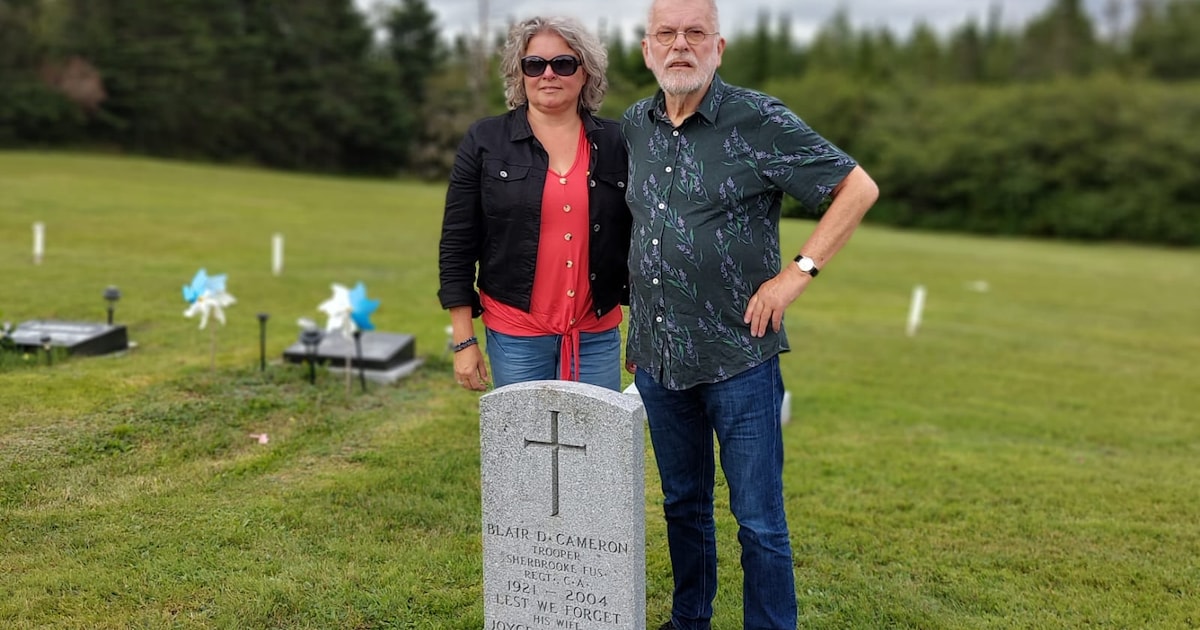 Zijn moeder redde het leven van een Canadese soldaat, nu bezoekt zoon ...