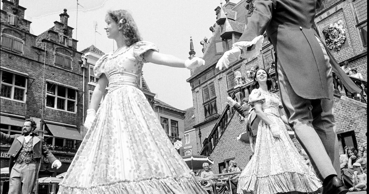 Hofdansen op de Grote Markt: ‘En ik danste in de grote hal waar Trump ...