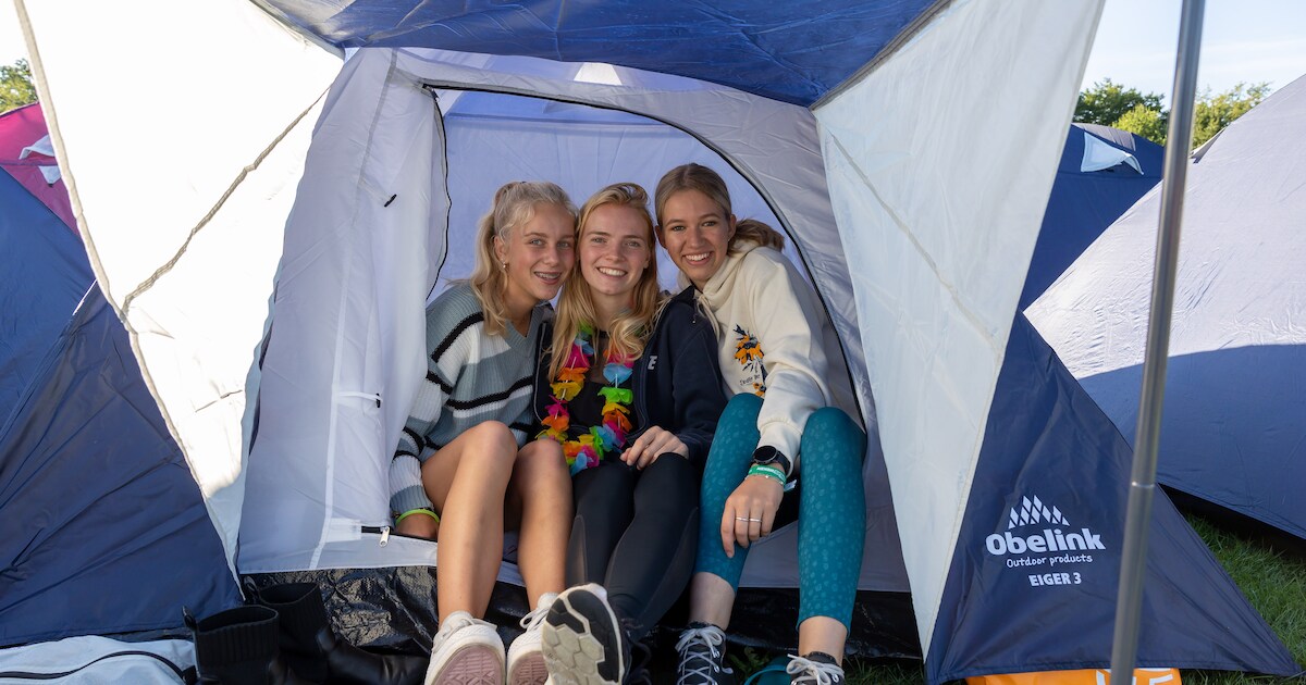 Slapen in tentjes, sporten en feesten: een dag mee met de eerstejaars ...