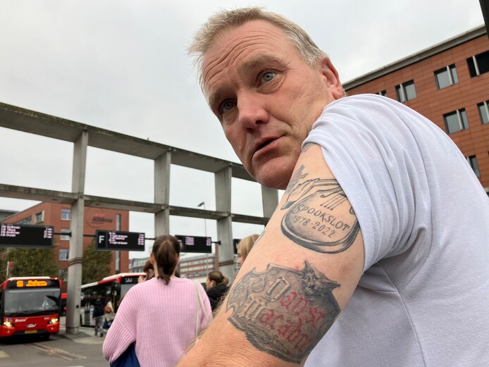 Superfan Michel heeft de Danse Macabre nu al op zijn arm getatoeëerd ...