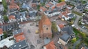 De klinkers liggen erin, straks een biertje op het oude kerkhof: het ...