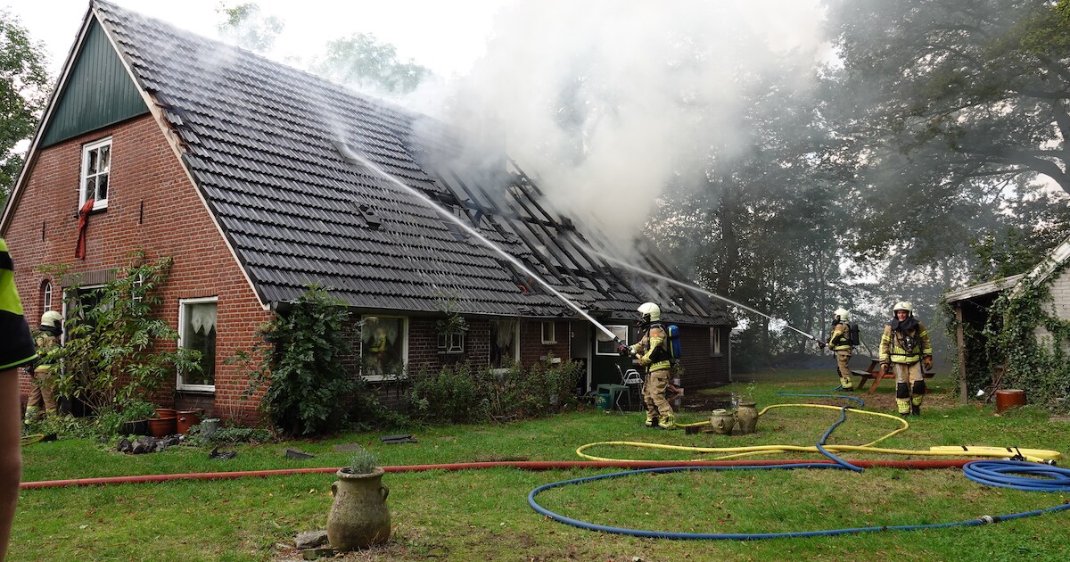 Uitslaande brand legt boerderij grotendeels in de as in buitengebied ...