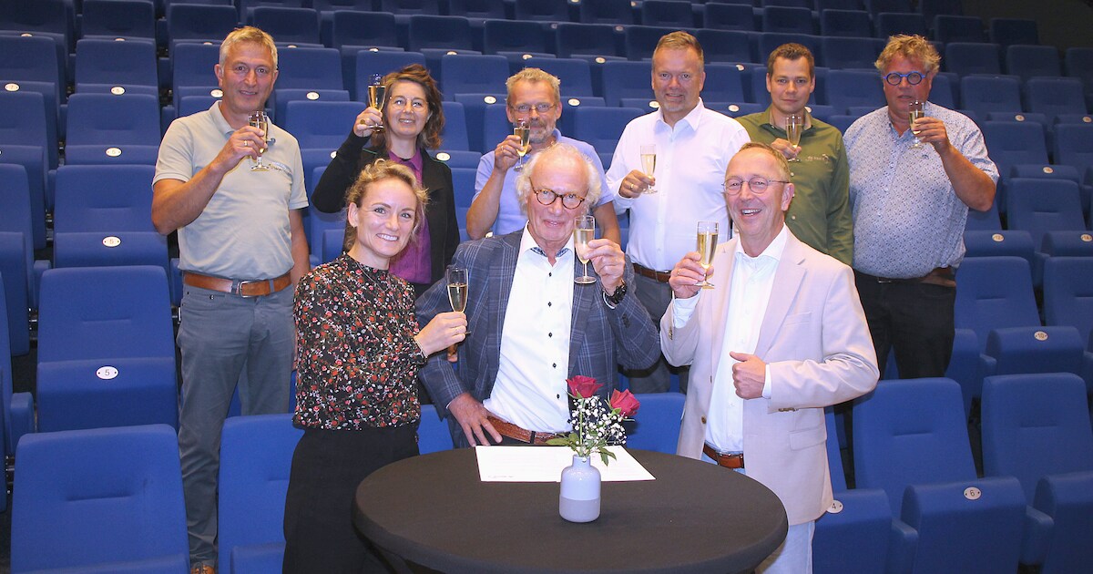 Theaterzaal in Dorpshuis de Heerd in Heerde heet vanaf nu Koninklijke ...