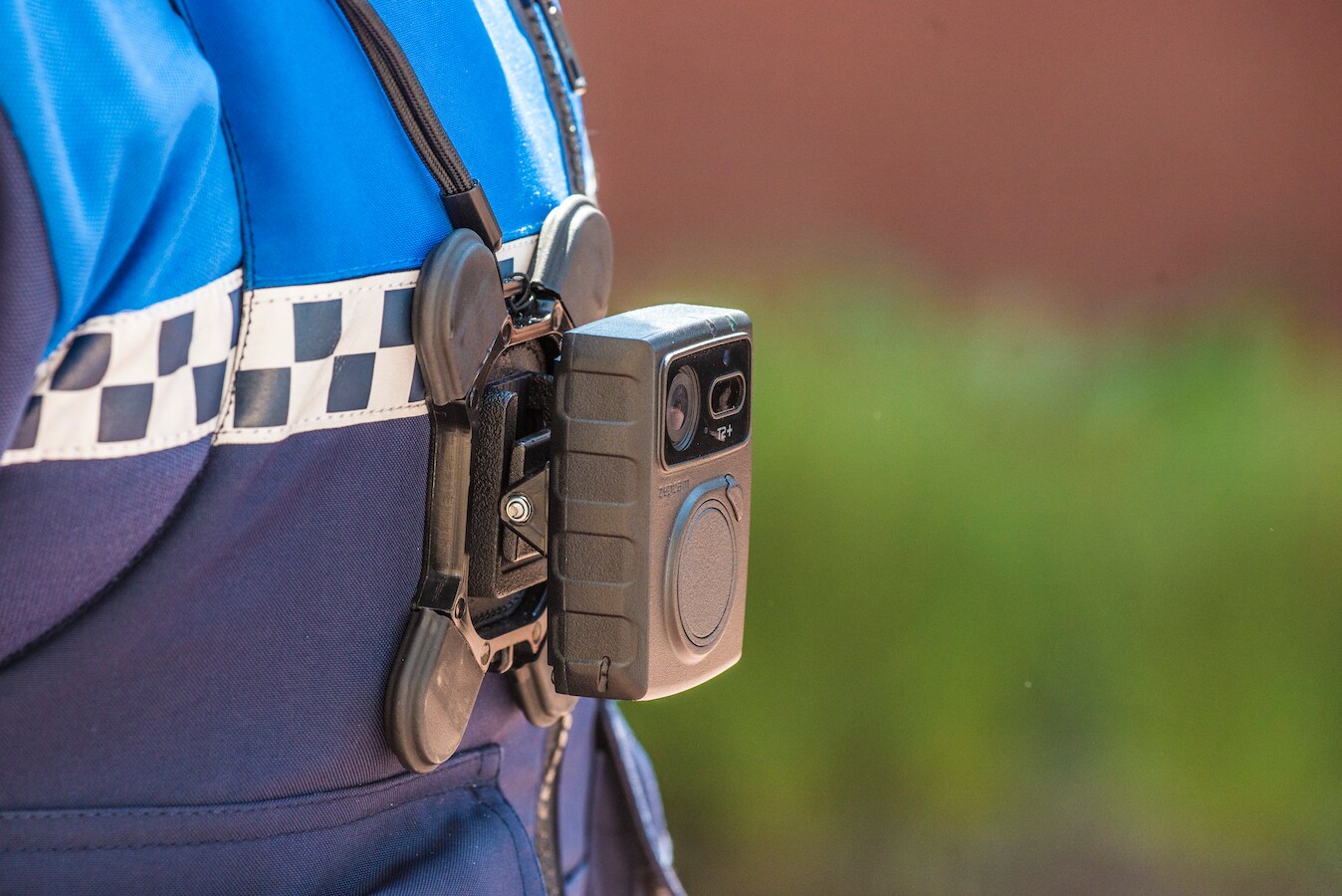Handhavers in Zutphen op straat straks uitgerust met bodycams ...