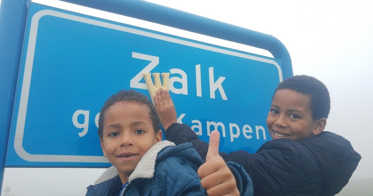 Jesse (9) en Boaz (5) redden de aankomst van sint in ‘Zwalk’: ‘Snel de ...