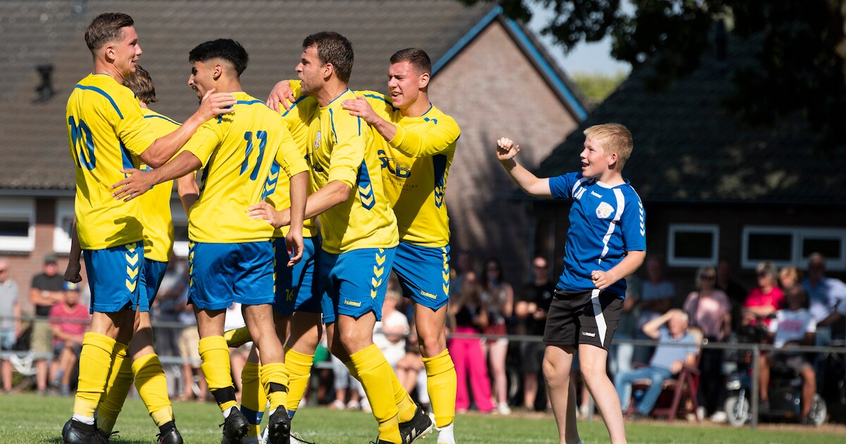Jonge veldbestormer hoogtepunt bij derby in Oeken: ‘Brummen in het hart ...