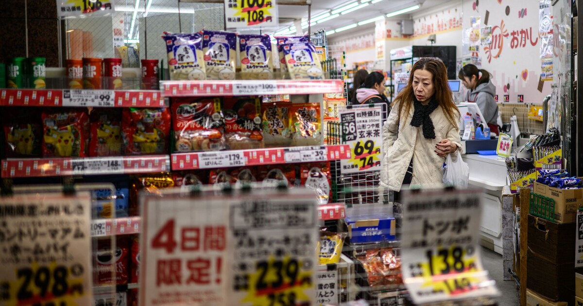 Japanse vrouw gearresteerd voor het pletten van broodjes in winkel ...