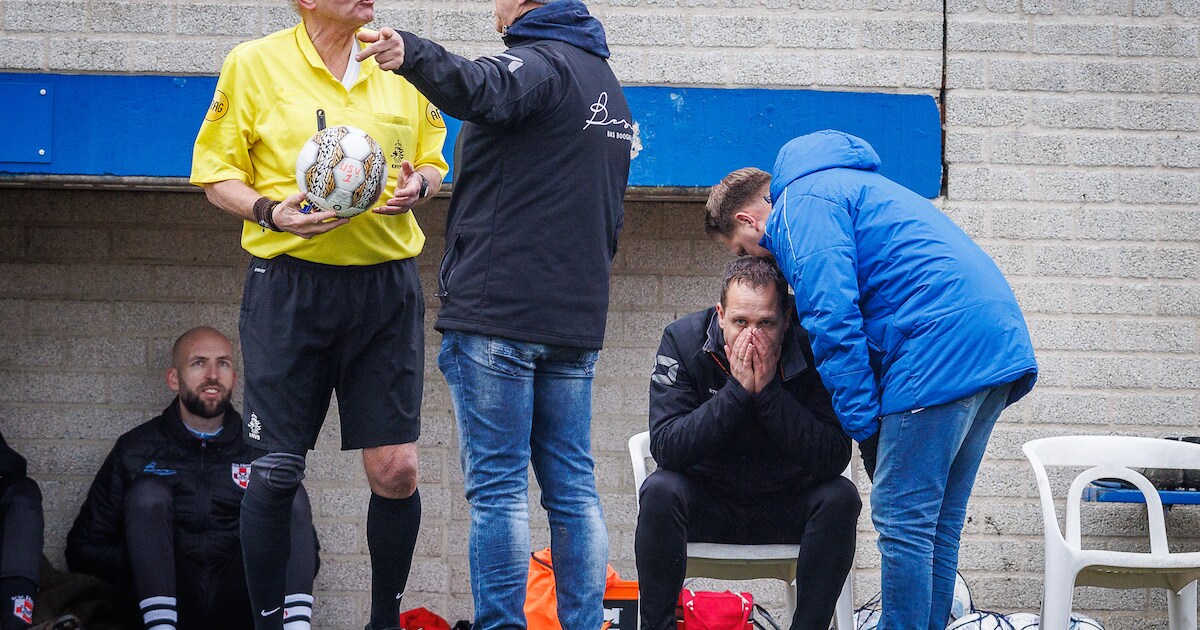 Scheidsrechter speelt hoofdrol in curieuze wedstrijd tussen USV en ...