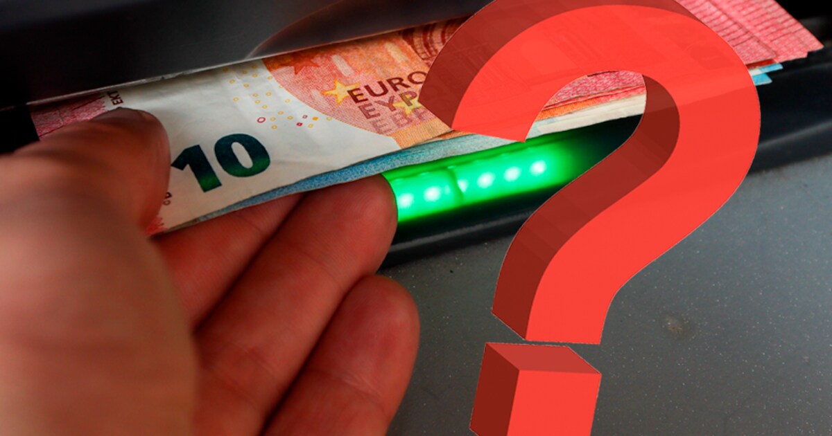 Wie heeft er hier geld gepind, maar is vergeten het geld uit de ...
