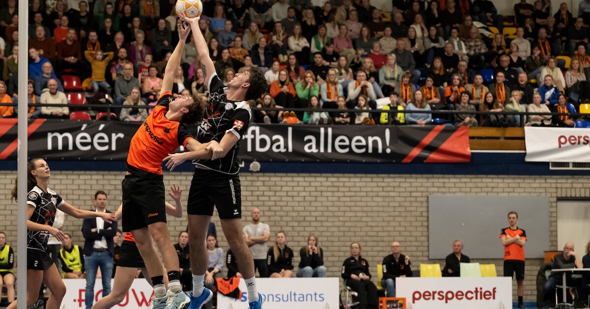 In verschillende afdelingen wordt eerste prijs verdeeld, Unitas begint ...