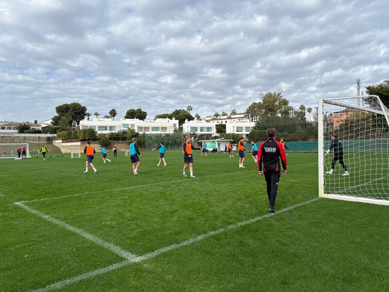 Is Dean James van de partij tegen Ajax? • Thuisduel Go Ahead Eagles ...