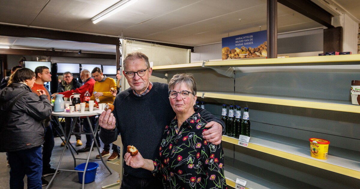 Op oudejaarsdag is de buurtsuper in Ossenzijl voor het allerlaatst open ...