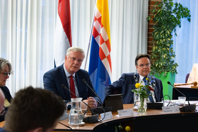 Hier moet de ideale nieuwe burgemeester van Zwartewaterland aan voldoen ...