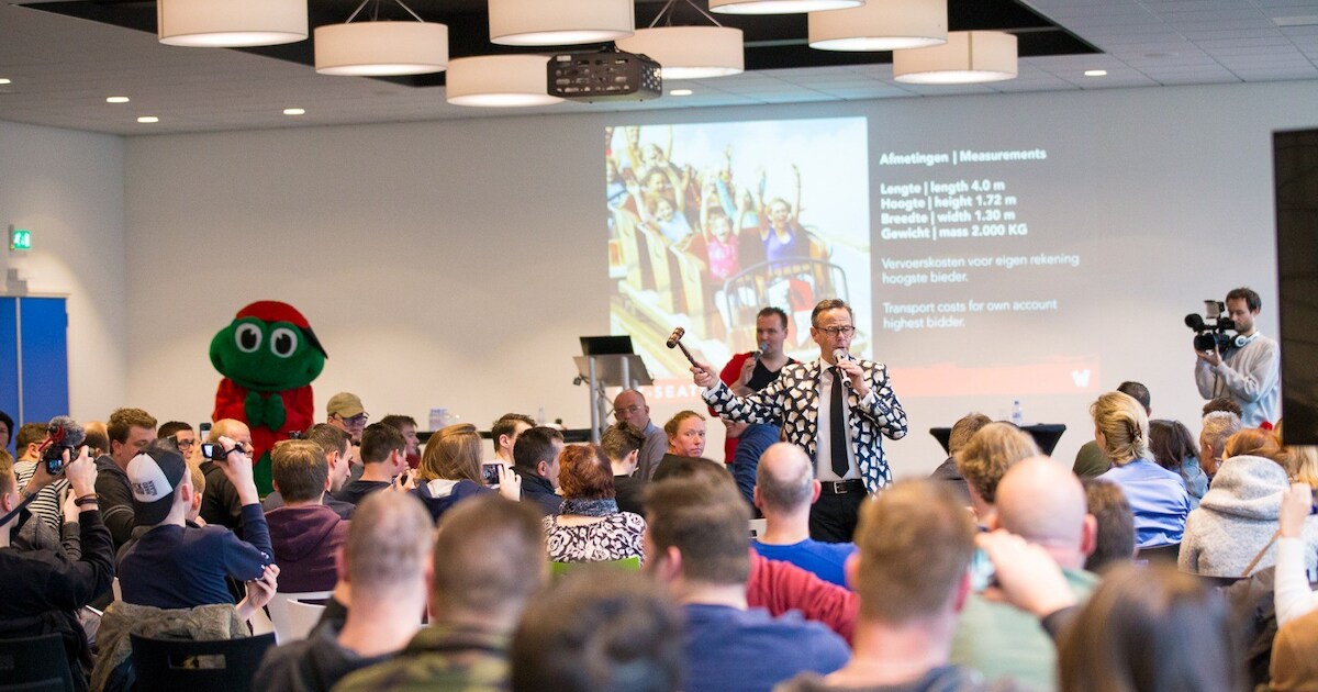 Veiling oude achtbaan Walibi levert 10 mille op voor Stichting Opkikker ...