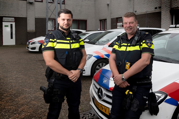 Wijkagenten Gerard en Recep nieuw in Olst en Wijhe: ‘Lijkt een rustige ...