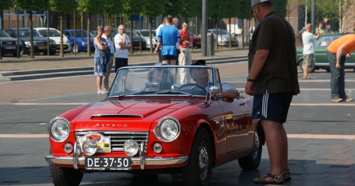 Klassieke auto’s verzamelen op Meerpaalplein Dronten | Dronten | De ...