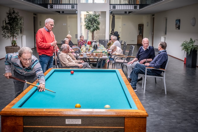 Biljarttafel moet weg uit seniorenflat vanwege brandveiligheid: ‘Alsof ...