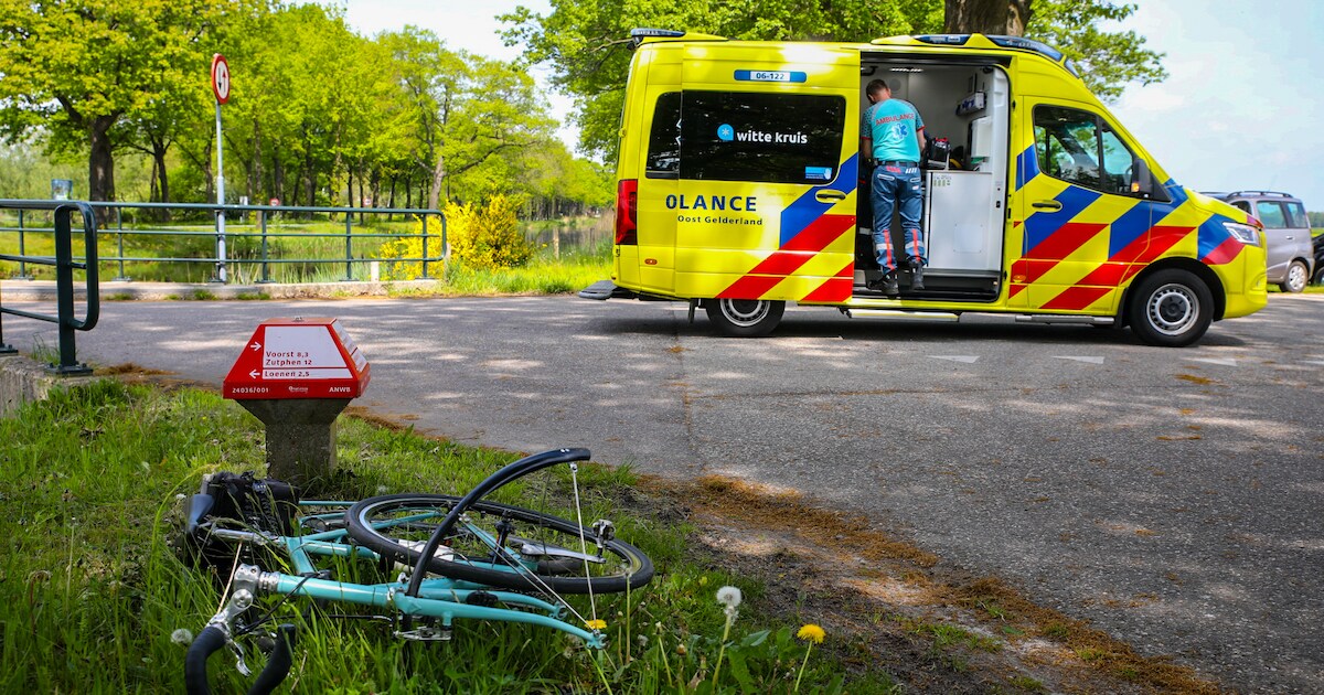 Fietser gewond na botsing met auto in Loenen | 112 nieuws Apeldoorn ...