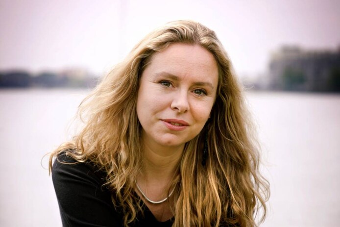 Sunny Bergman dook in verleden van haar nazi-opa: ‘Ik zal nooit echt ...