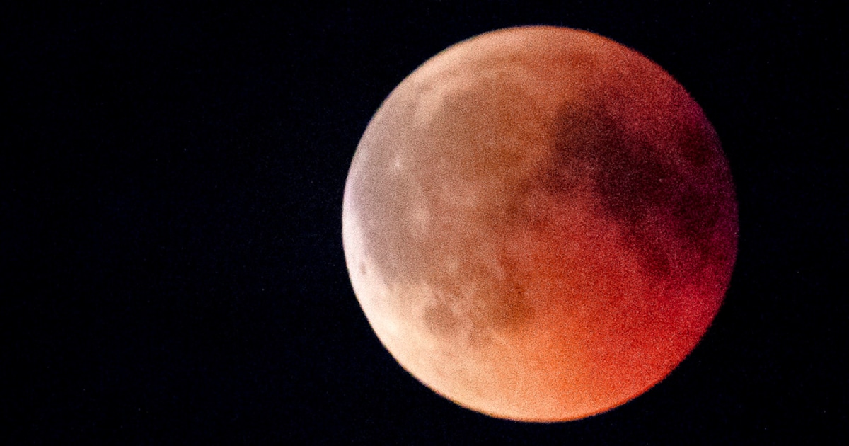 Vanavond kan je hem zien: de bloedmaan. Expert Rijk-Jan deelt zijn beste tips | Binnenland | De ...