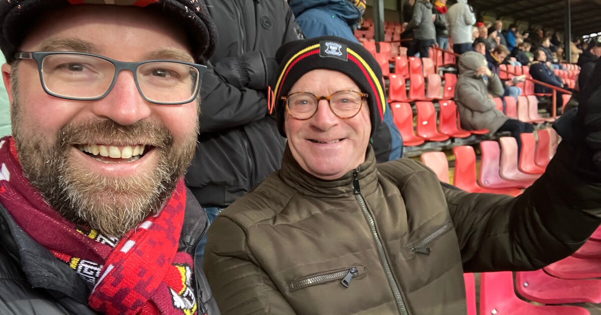 Als Bas (37) uit Deventer iemand anders meeneemt naar een thuiswedstrijd van GA Eagles, pakt dat ...
