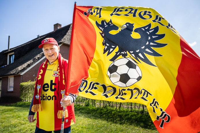 Jannie (76), superfan van Go Ahead, krijgt een lintje: ‘Wat een week ...