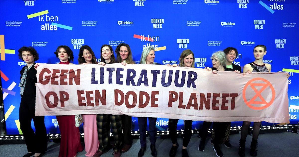 Lezersbrief: ‘De aandacht voor literatuur in de krant verschraalt ...