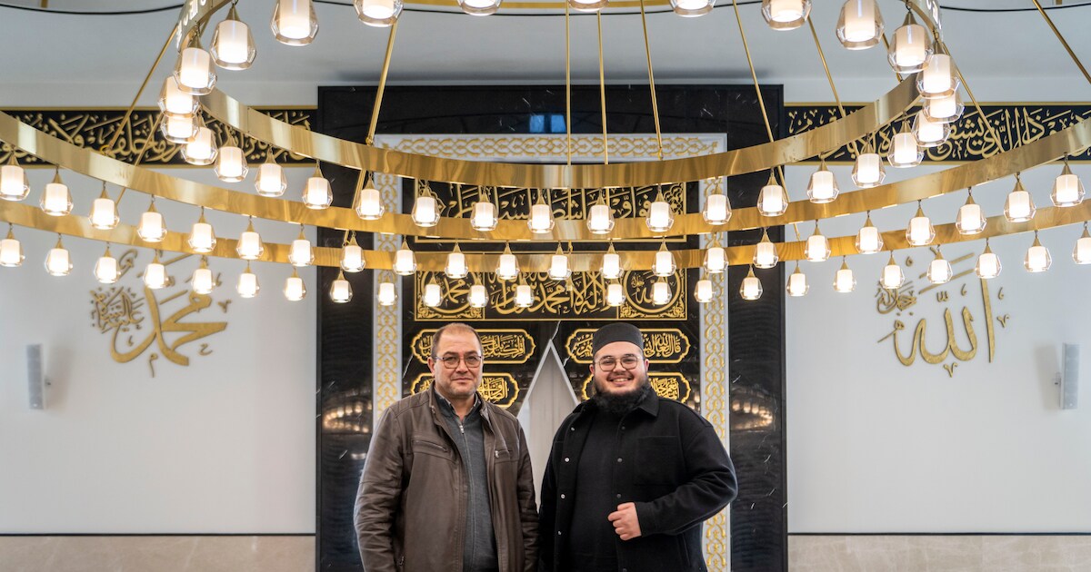 Almelose moslims in zevende hemel met nieuwe moskee: ‘Mooiste van ...