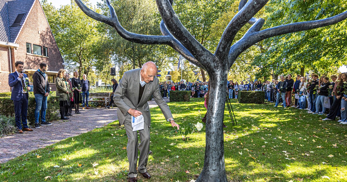 Gerard Sanders even terug in geboorteplaats Zwolle ter herdenking van ...
