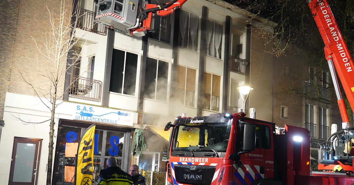 Veel rookontwikkeling bij brand in restaurant aan de Markt in Arnhem ...