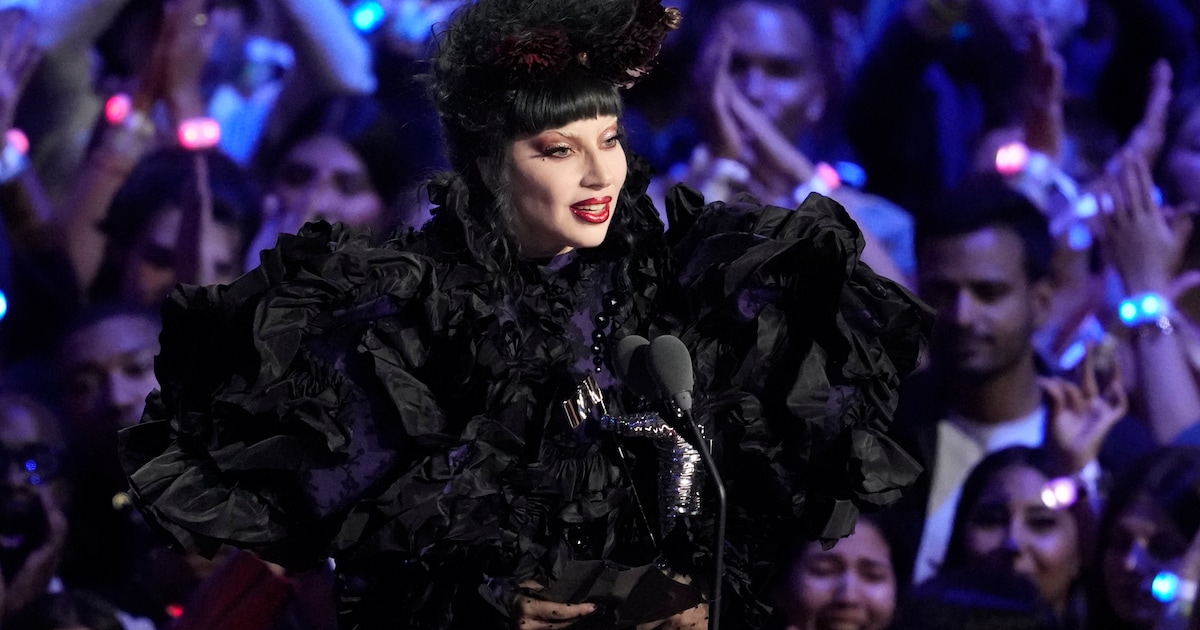 Lady Gaga wint prijs voor beste artiest tijdens MTV Video Music Awards ...