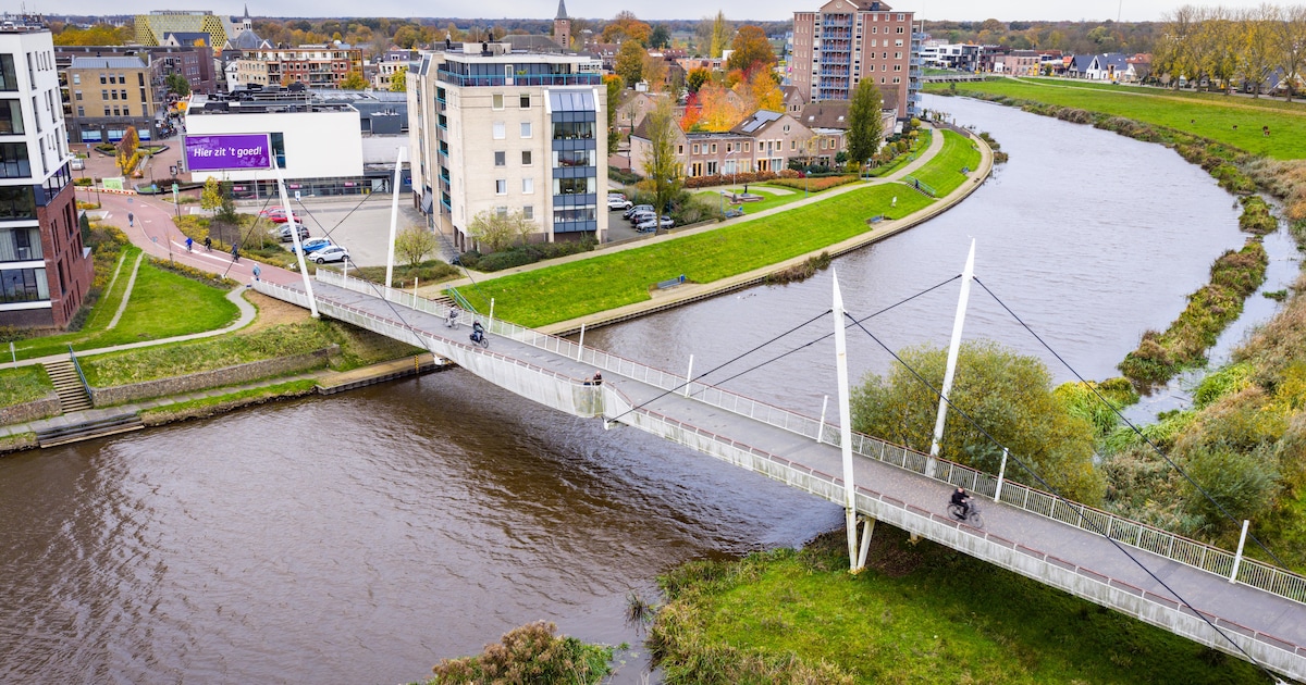 Streep door miljoenenreparatie aan gebrekkige fietsbrug Hardenberg ...