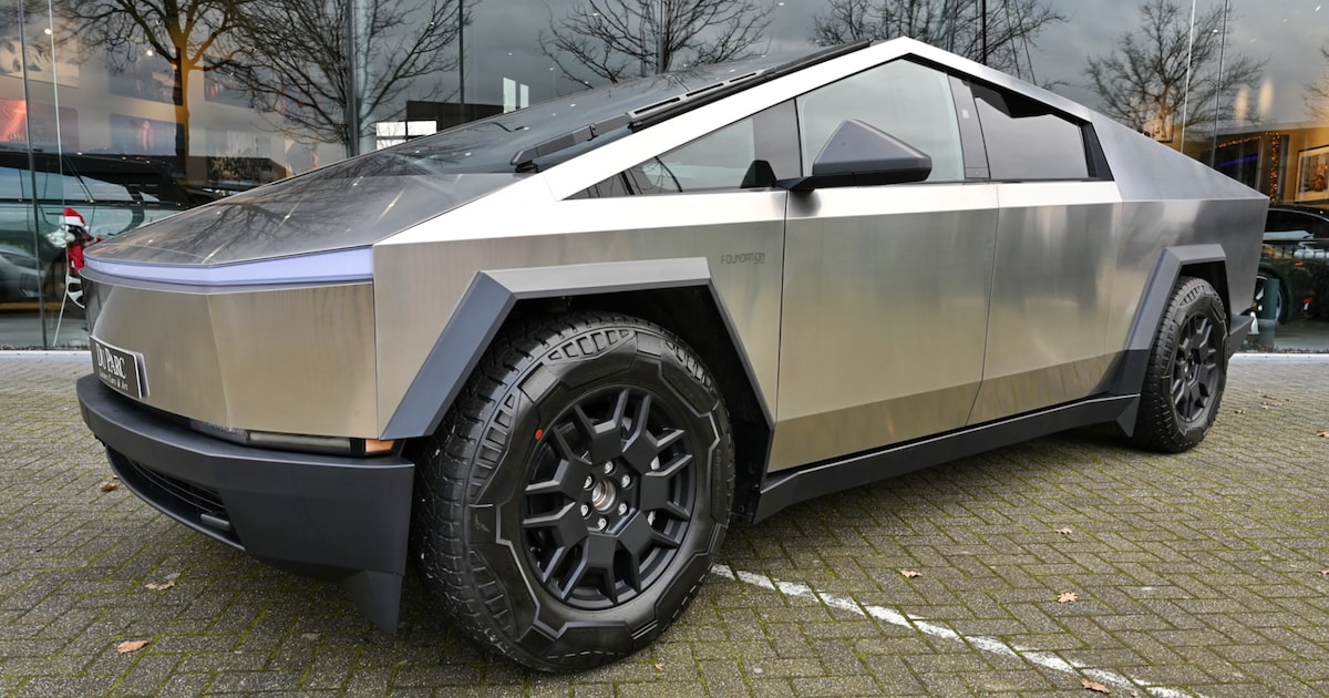 Eerste Tesla Cybertruck van Nederland staat te koop, aan het hoge ...