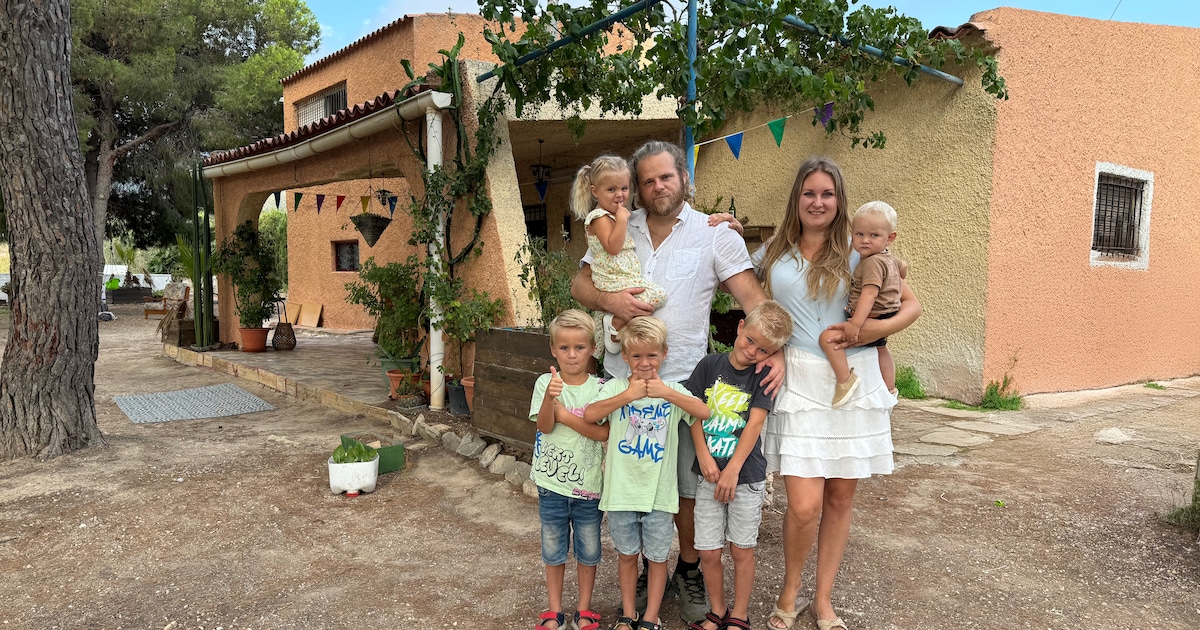 Kinderen van Melissa en Pim groeien op onder de Spaanse zon en voor de ...