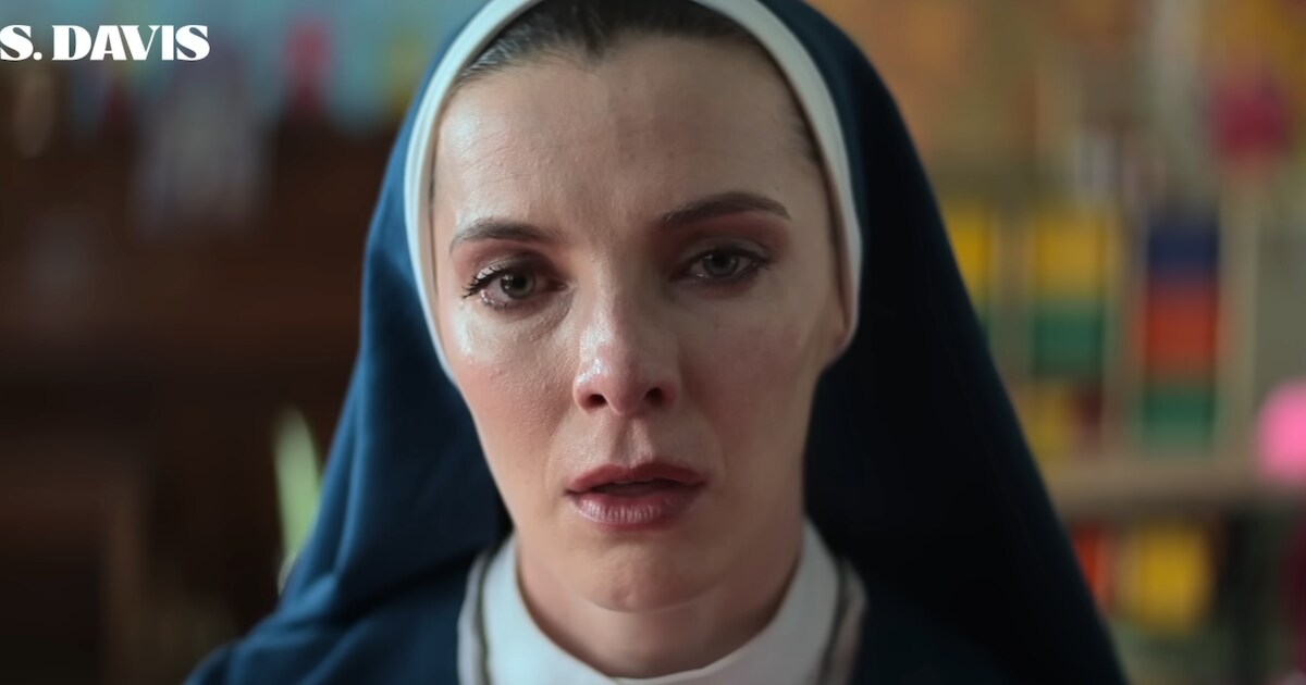 Recensie: Mrs. Davis is de meest geschifte serie van 2023 | Nieuws | De ...