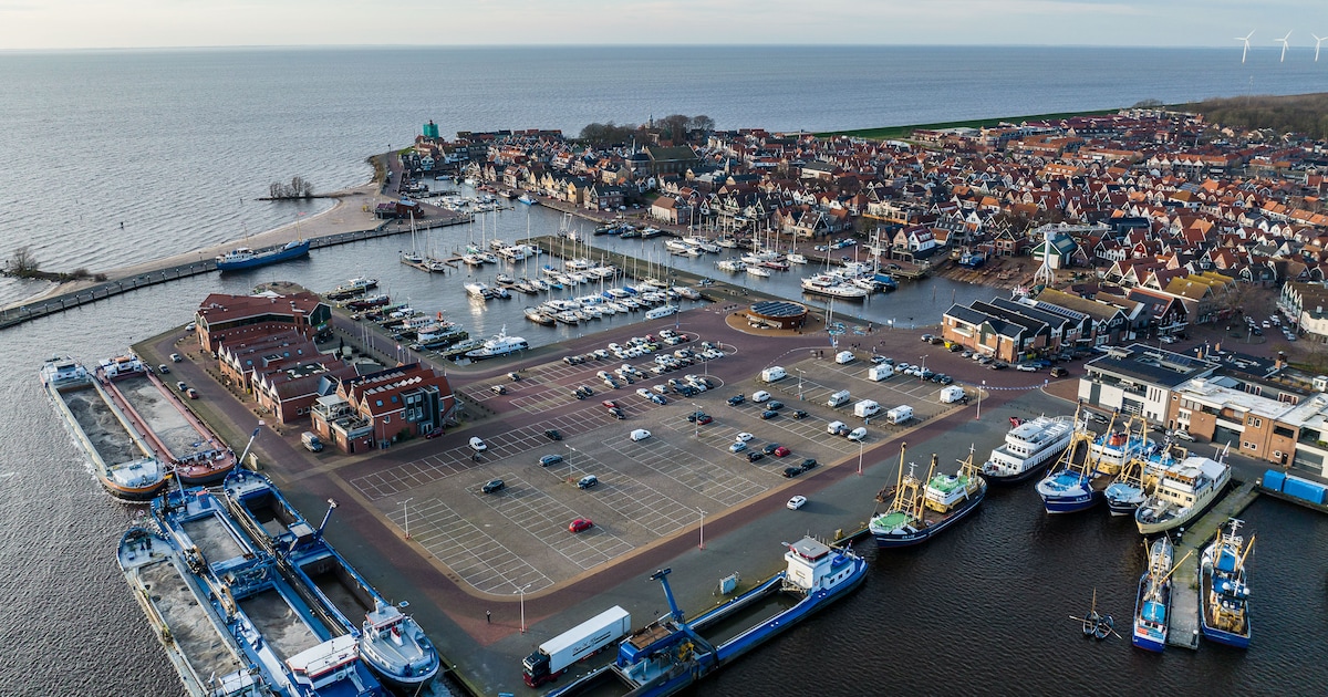 Wie ‘politiek actief’ wil worden, kan op Urk vast snuffelen | Urk | De ...
