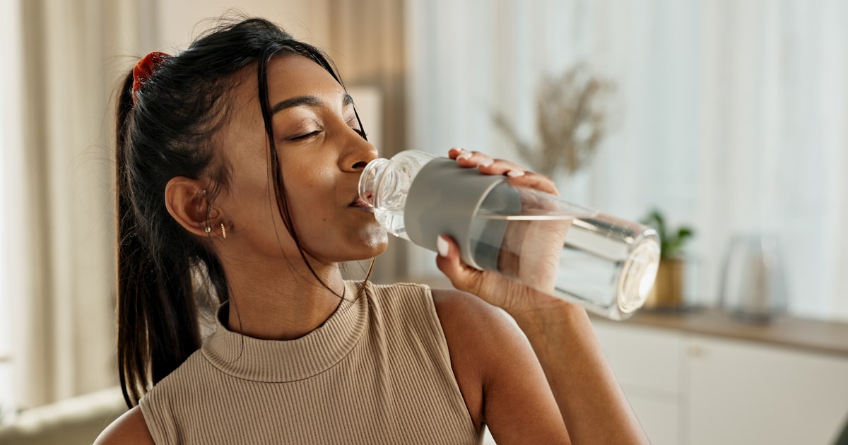 Twee liter water op een dag drinken? Dit zijn zeven feiten en fabels ...