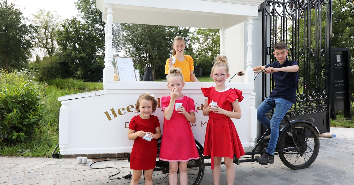 De historische ijscokar van dit gezin valt op en niet alleen door het ...