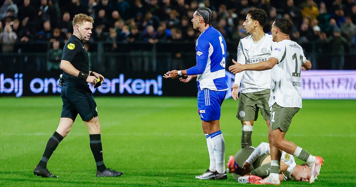 PEC Zwolle met tien man onderuit tegen PSV • Gooijer vindt rode kaart ...