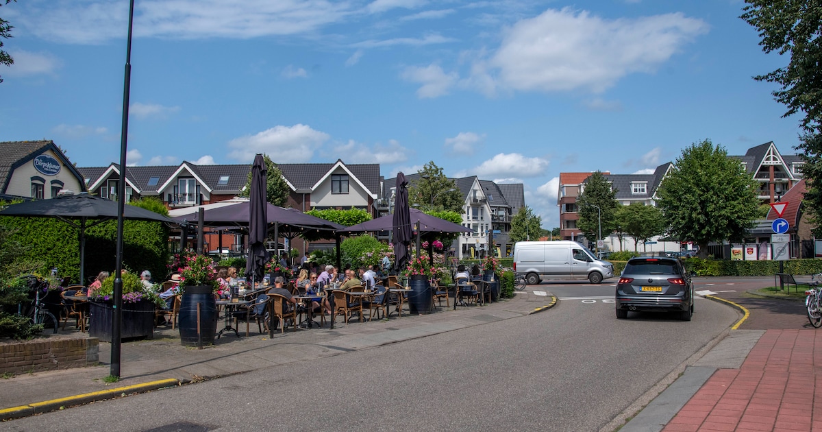 Restaurant in Ermelo koos voor terras, gemeente eist nu parkeerplekken ...