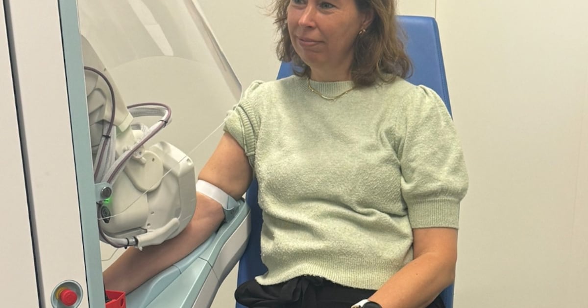 Bloed prikken is met deze robot een fluitje van een cent in het ...