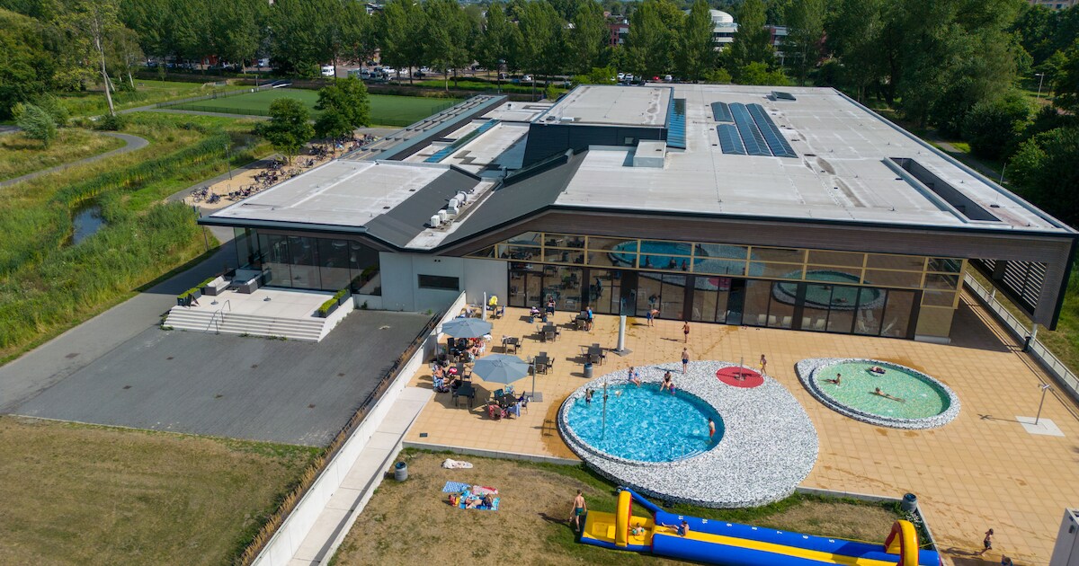Ventilator laat los boven zwembad De Steur in Kampen | Kampen | De ...