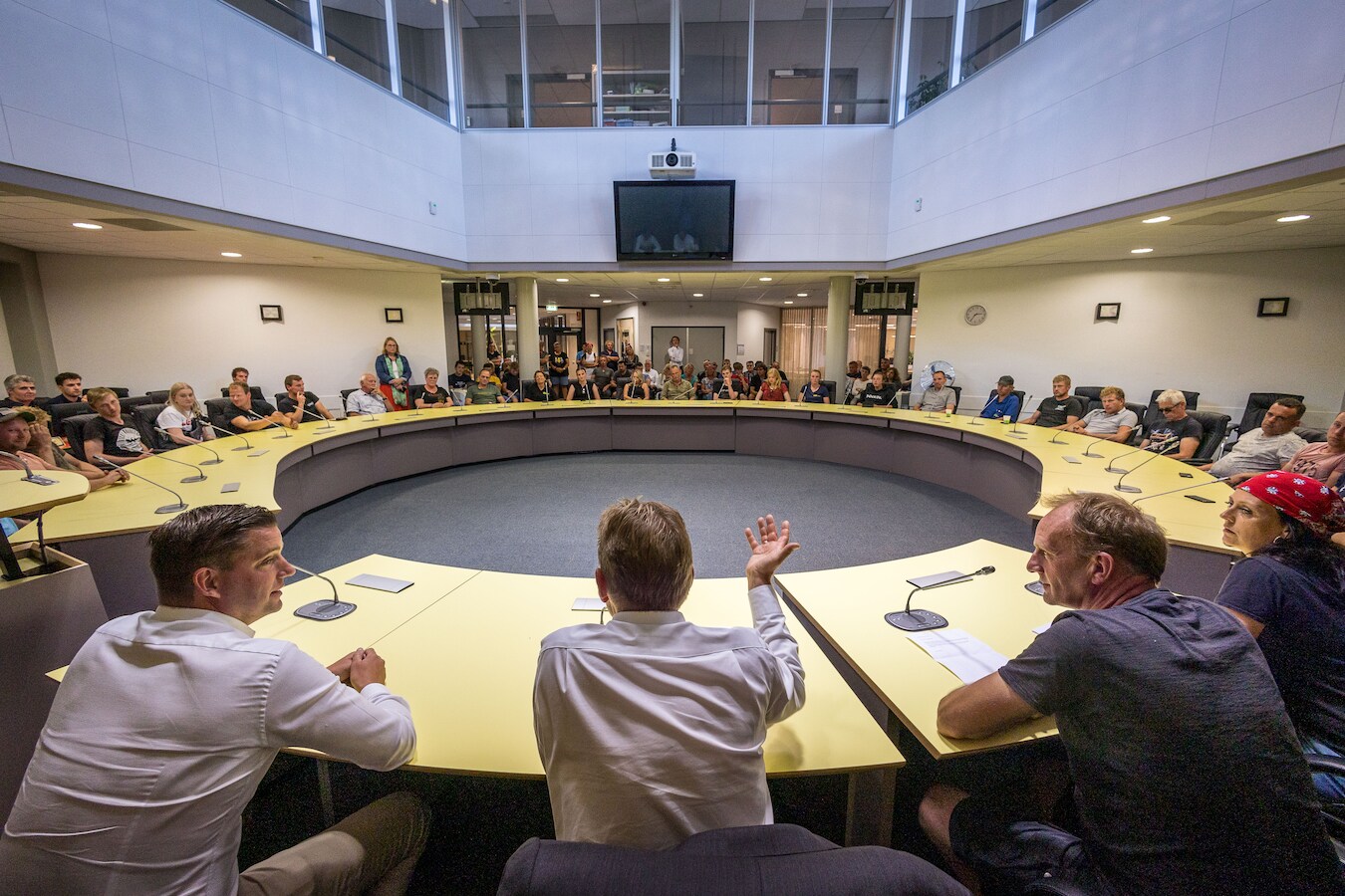 Corona, IceBear en ‘gewoon plat proaten’: de vertrekkende burgemeester ...